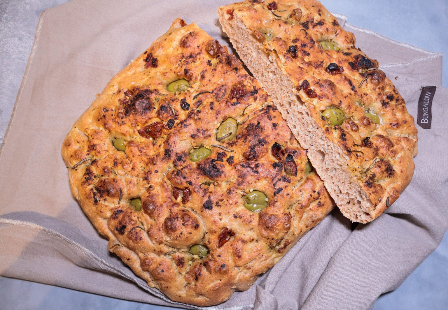 Fokača (focaccia) - Talijanski recepti za preukusnu pogaču