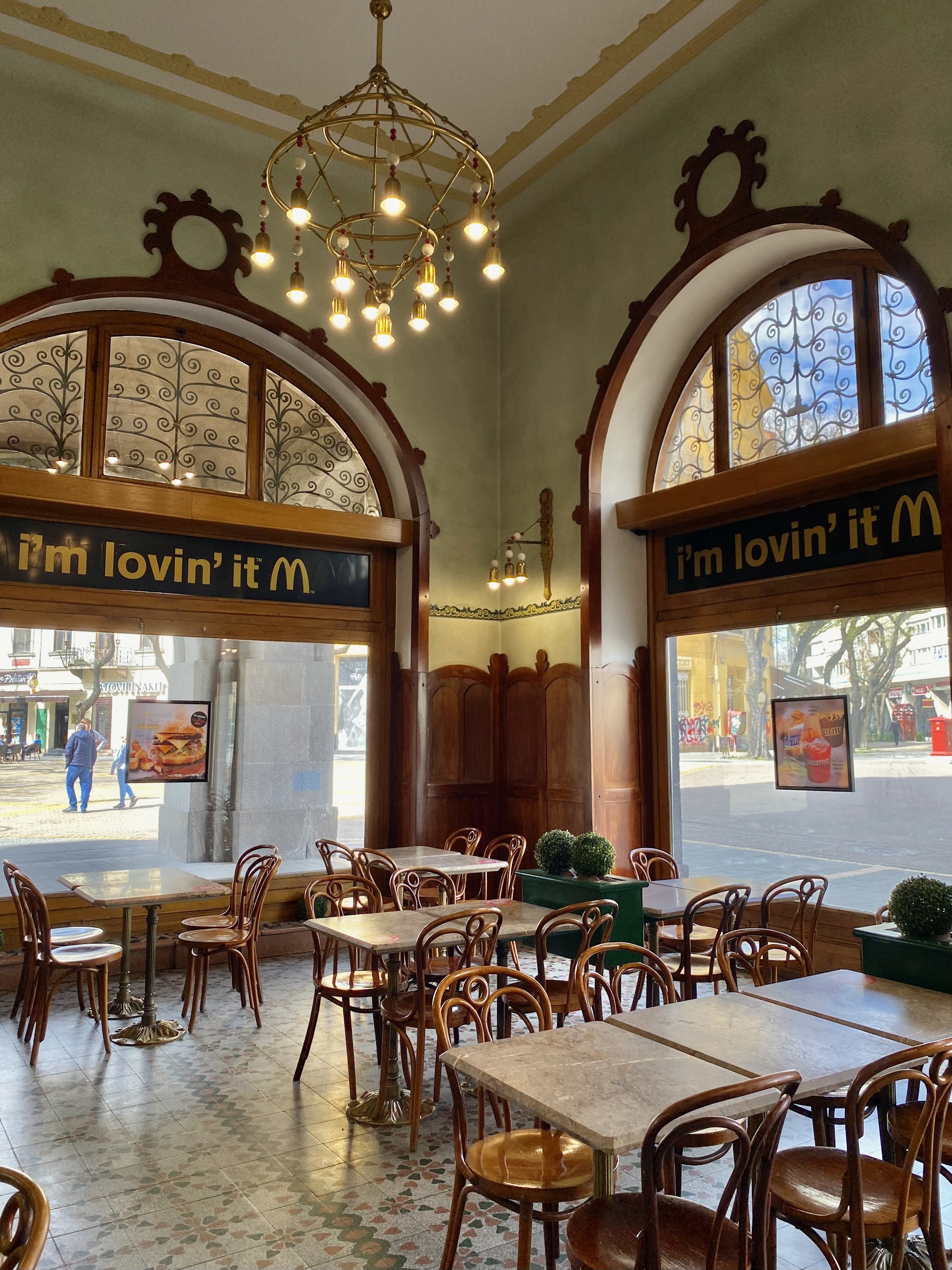 U Subotici se nalazi najneobičniji i najljepši McDonald's restoran