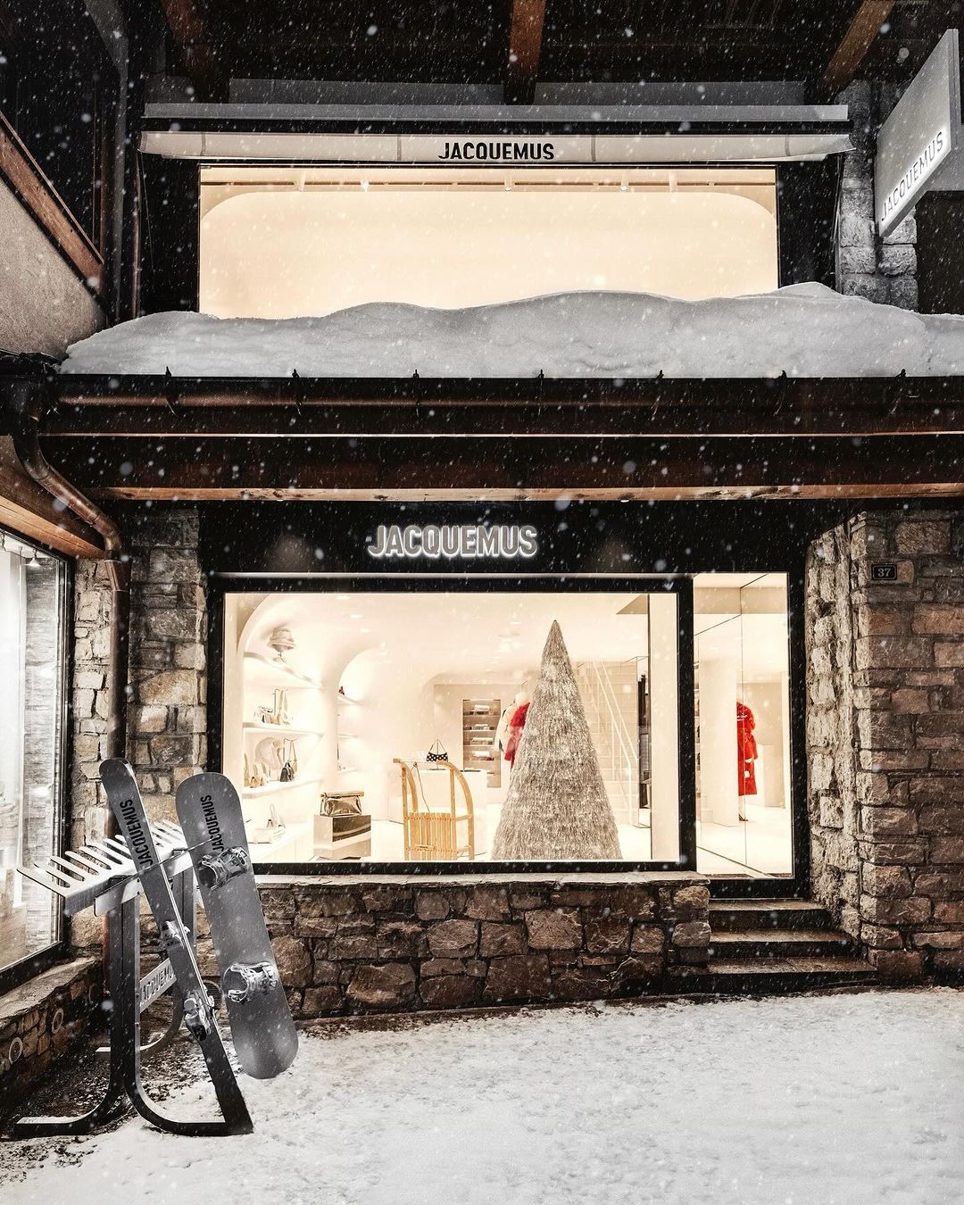 Jacquemus otvorio zimski pop up u Courchevelu